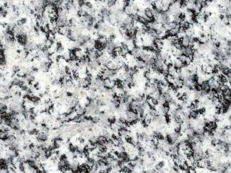 Serizzo: Eleganter & robuster Naturstein aus den Alpen